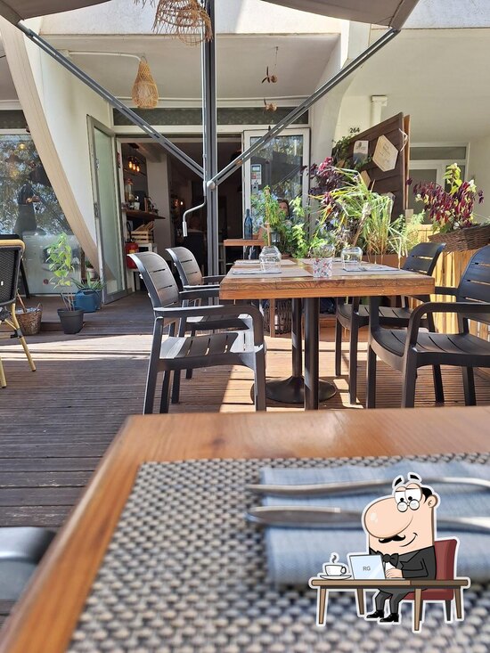 L Ecaille, La Grande-Motte - Restaurant menu, prices and reviews