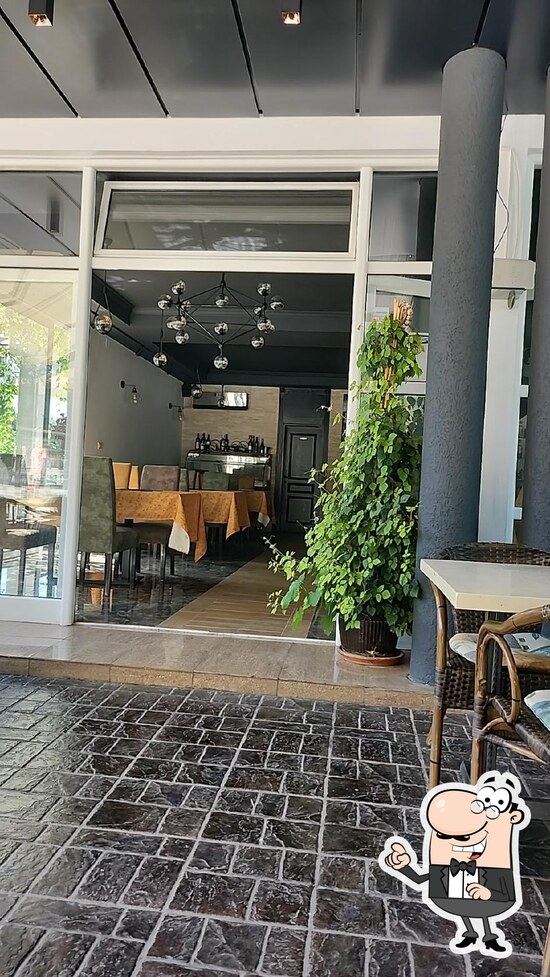 Queen Food & Drinks - Restaurant menu, prices and reviews